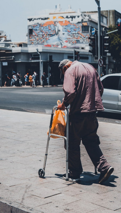 Top Rolling Walkers for Seniors and Mobility Support in USA